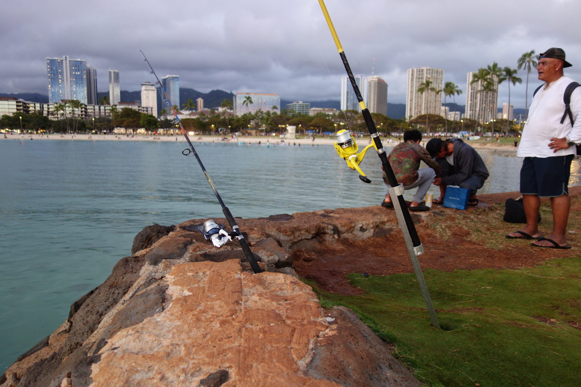 Magic Island, le lagon magique d'Honolulu au coucher de soleil | Lost ...